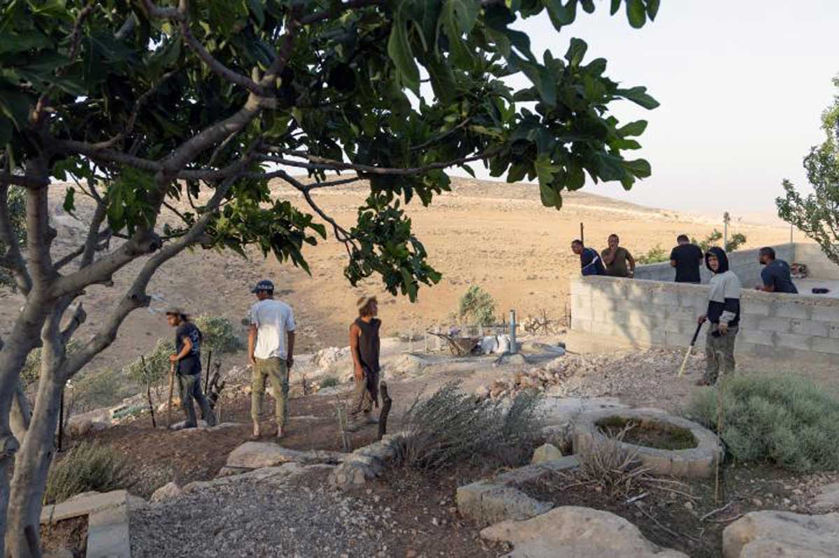 Khirbet Khilet a-Dabe’, South Hebron Hills: After Israeli authorities ...